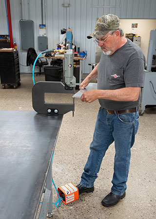 TANDEM PNEUMATIC "C" COMPRESSION RIVETER (6") from Aircraft Tool Supply